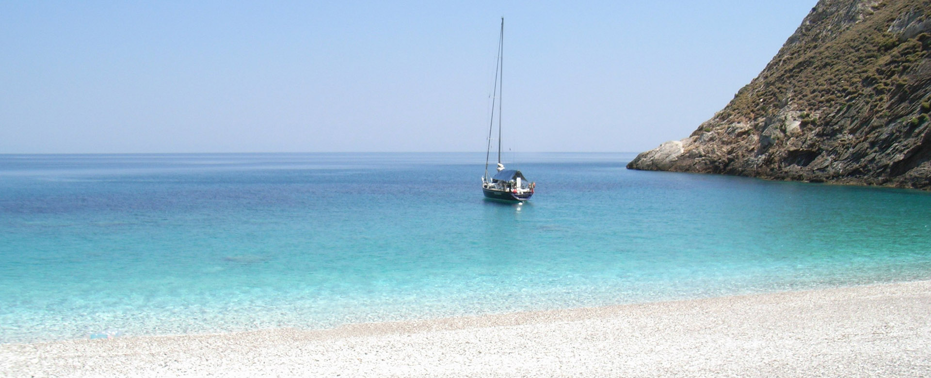 Gioura: how to get, beaches, accommodations, things to do ...